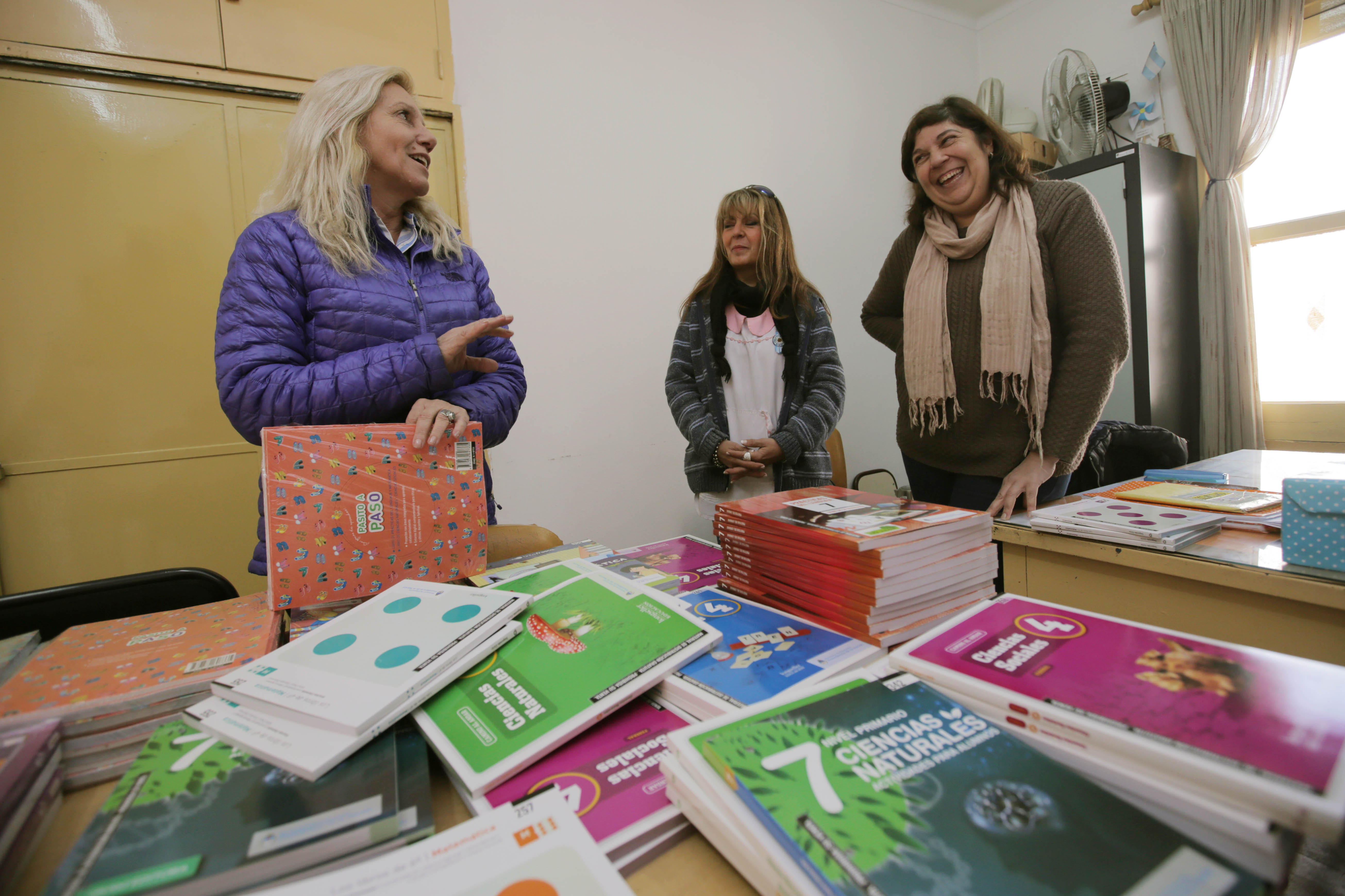 Entrega De Libros Ministerio De Educación De La Nación Prensa