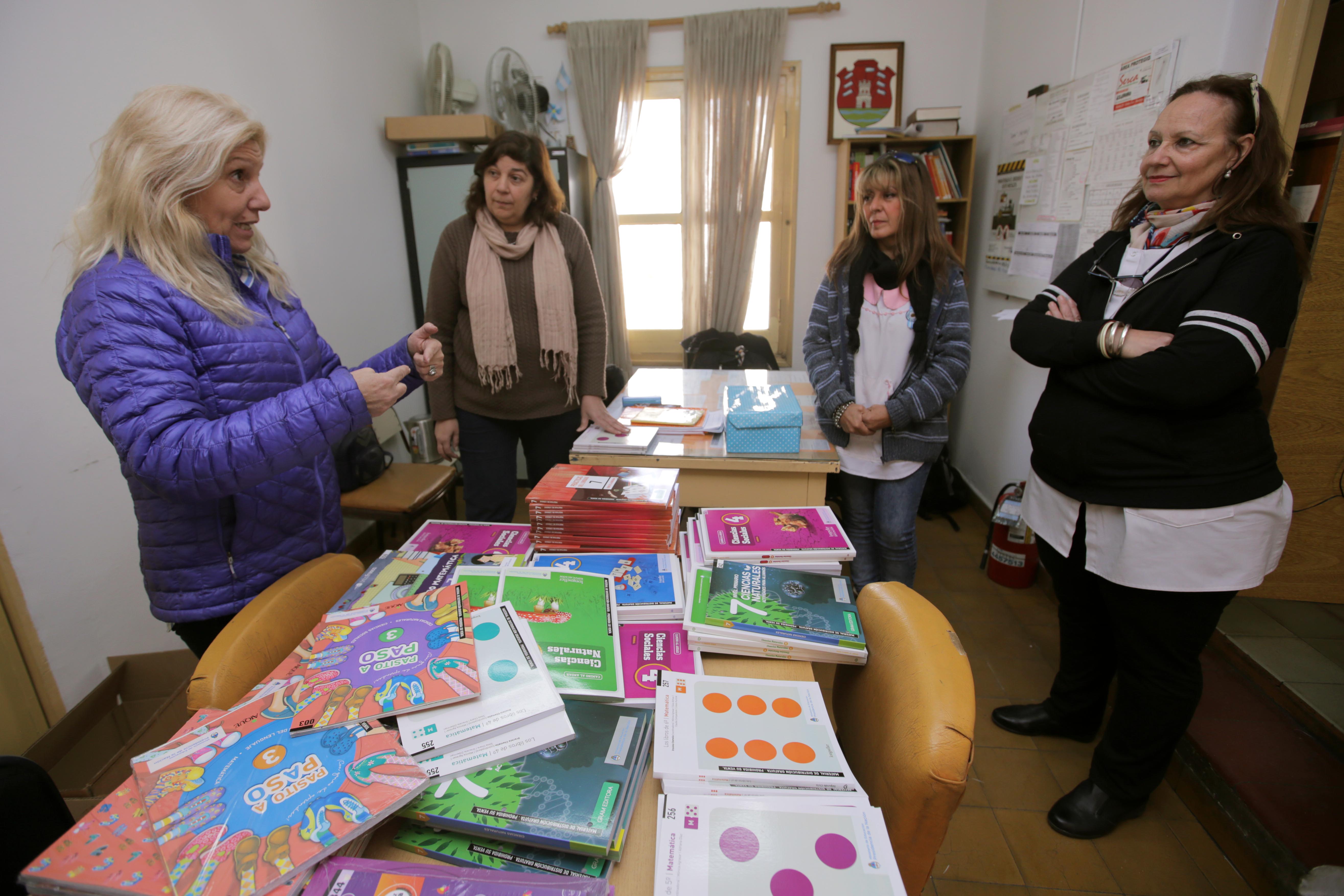 Entrega De Libros Ministerio De Educación De La Nación Prensa