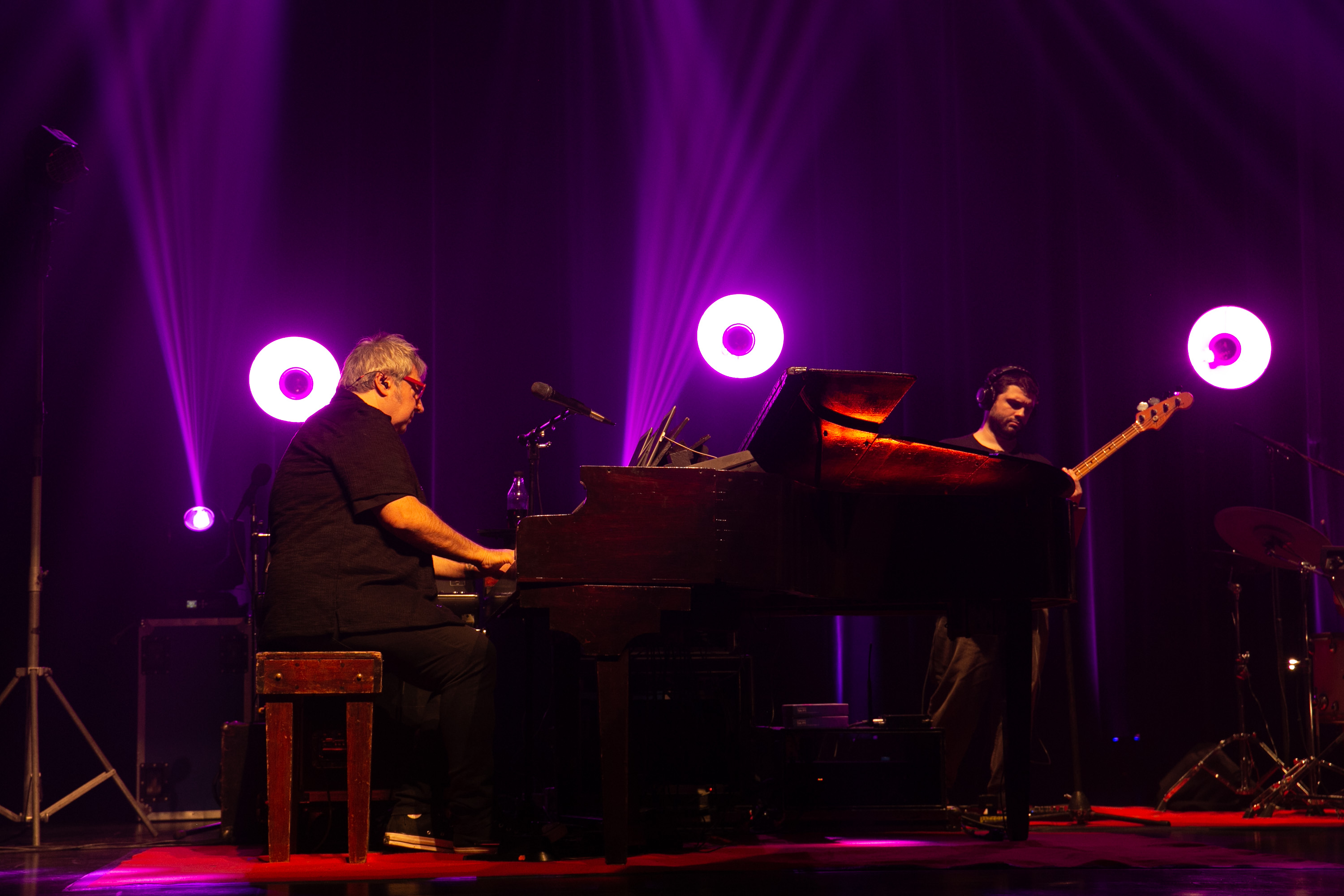 Una ovacionada noche de excelencia musical se vivió junto a Baglietto ...
